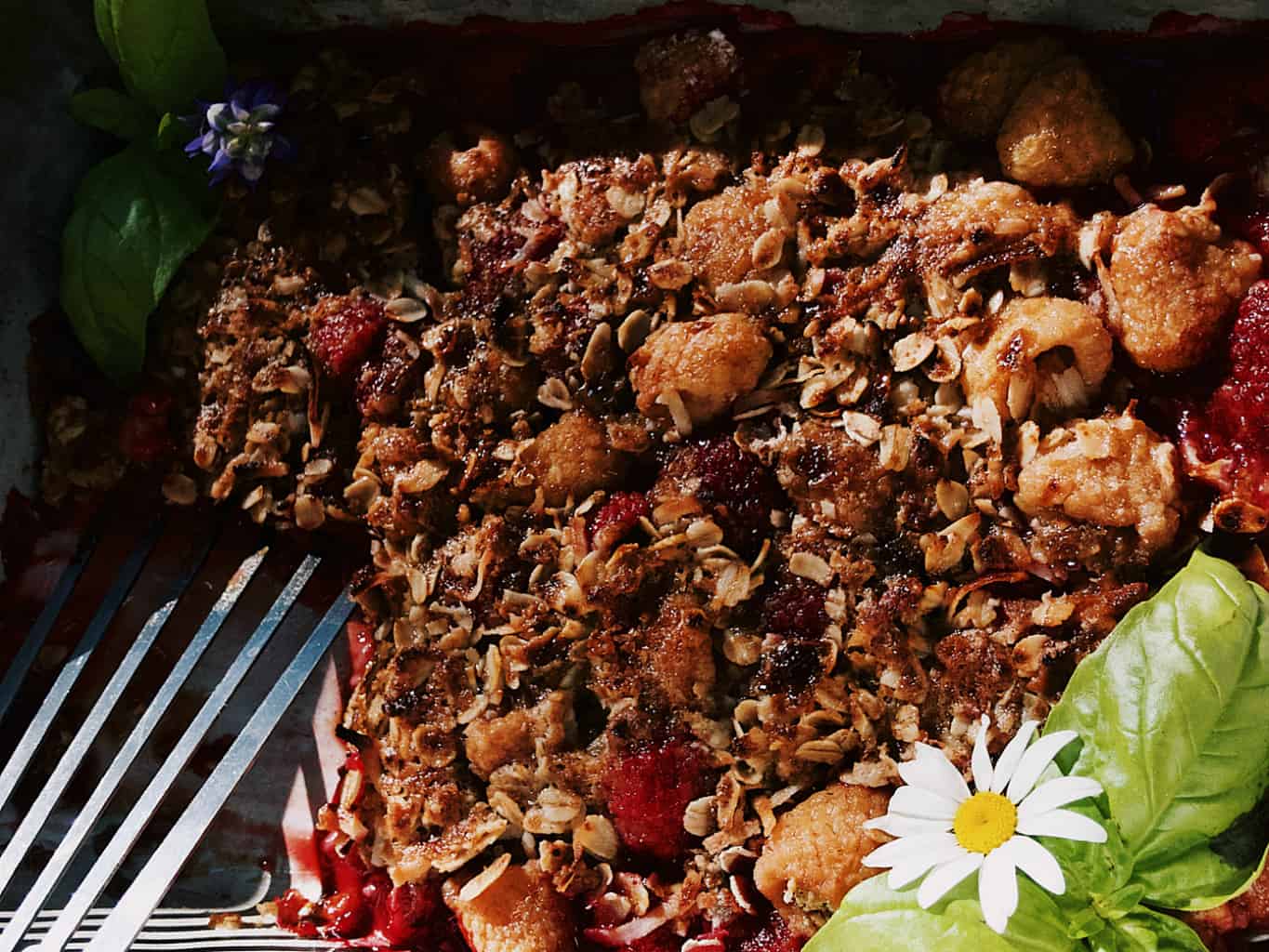 Classic Fresh Raspberry Crisp Recipe - Reluctant Entertainer