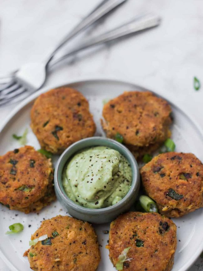 How to Make Salmon Cakes Recipe - Reluctant Entertainer