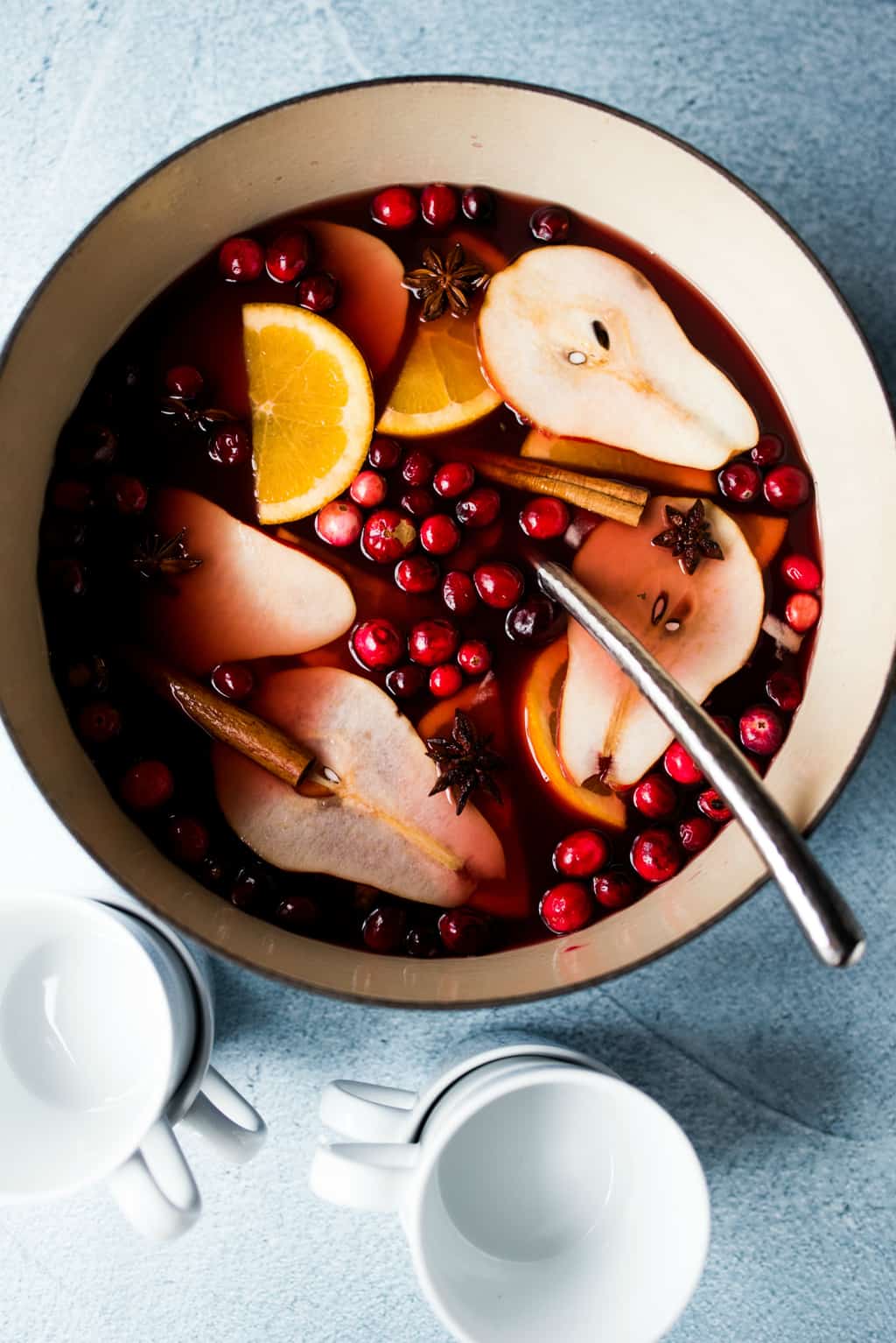 Holiday Pear Mulled Wine Recipe - Reluctant Entertainer