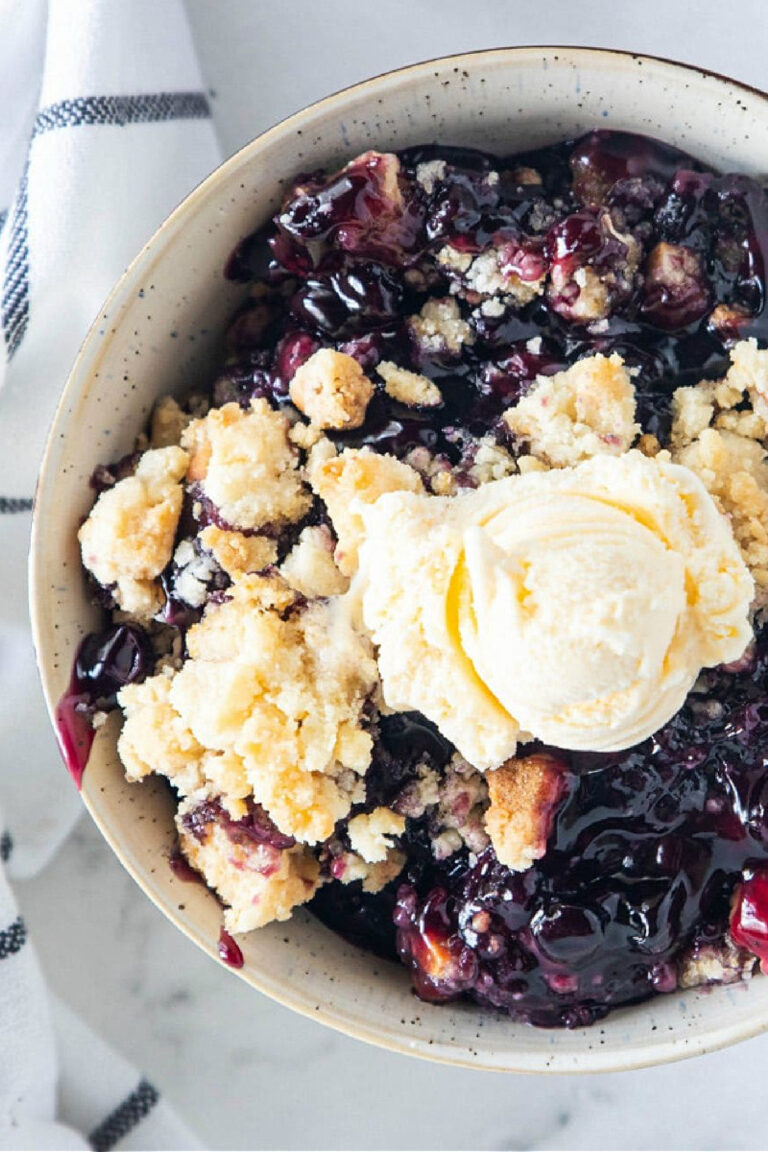 Blueberry Crunch Recipe - Reluctant Entertainer