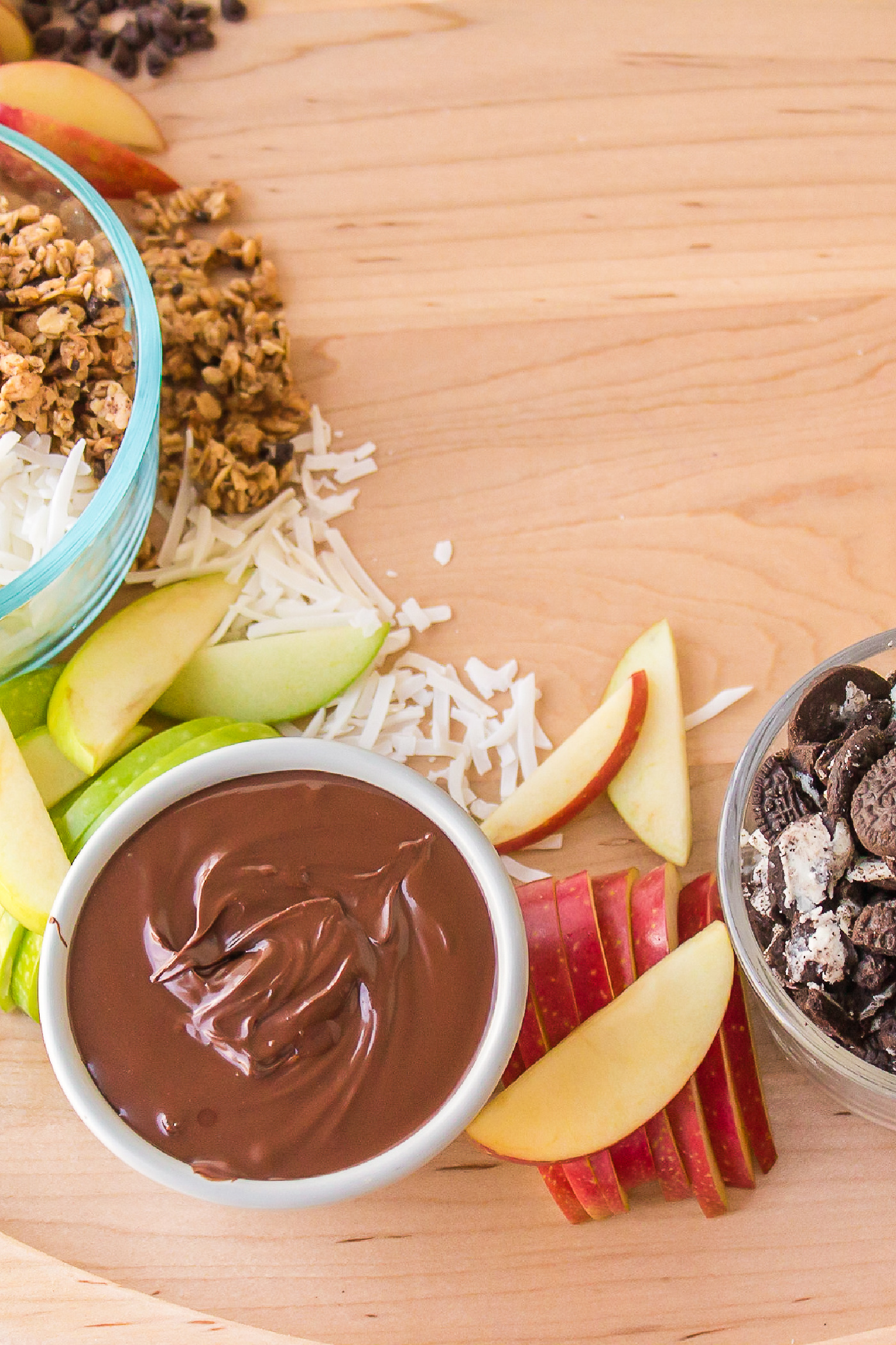 Caramel Dipped Apple Slices Wreath - Reluctant Entertainer