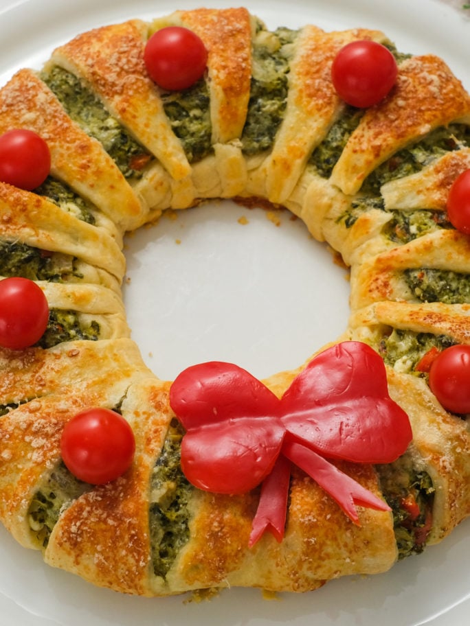 Spinach Dip Crescent Wreath - Reluctant Entertainer