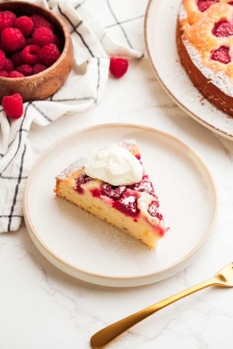 Summer Raspberry Cake Recipe - Reluctant Entertainer