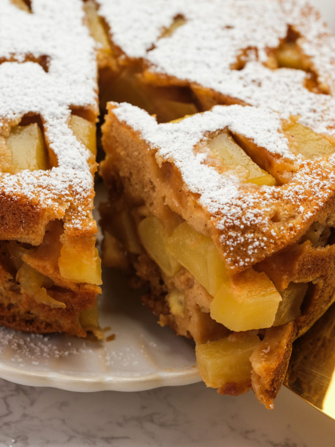 Easy Apple Charlotte - Reluctant Entertainer