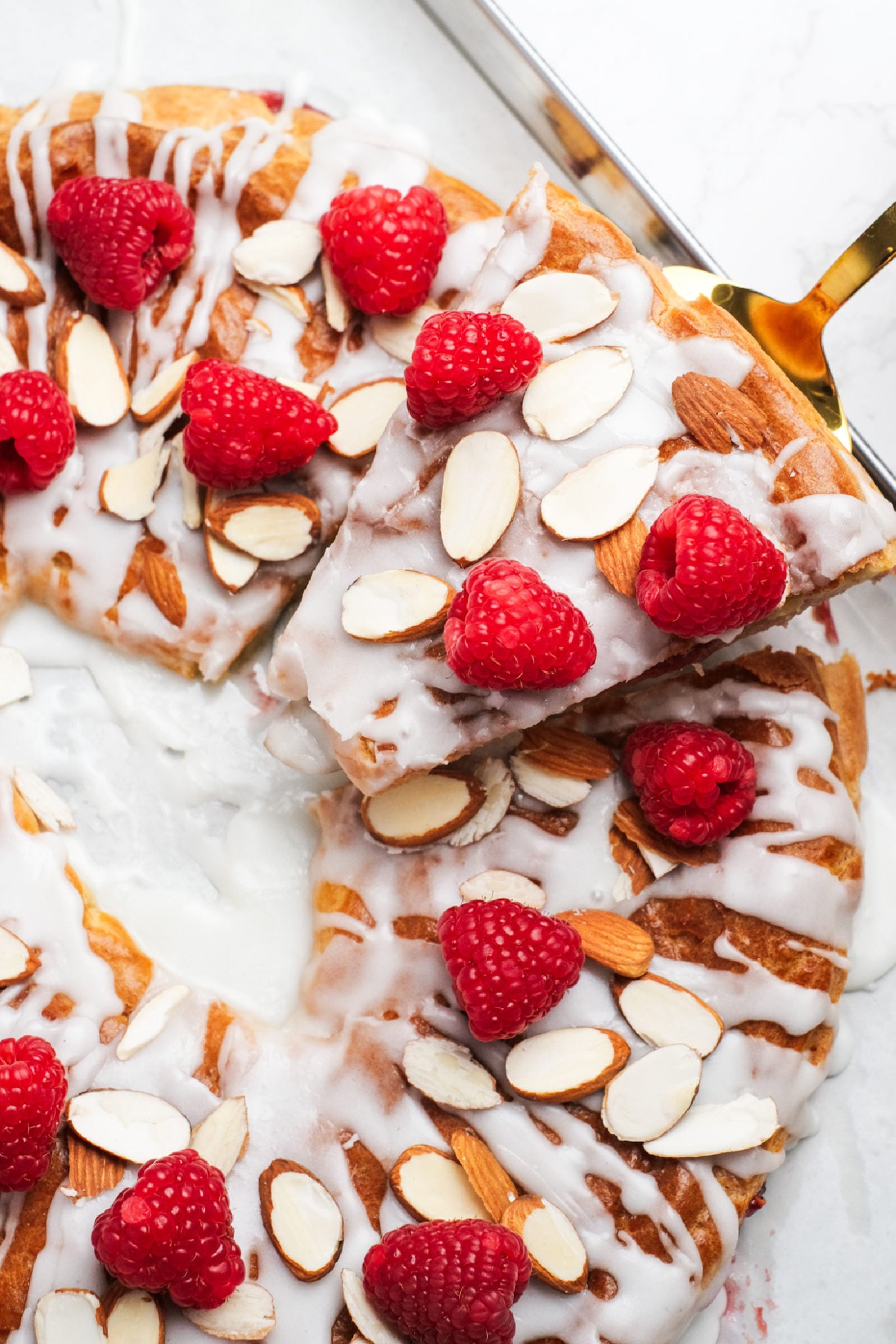 Raspberry Kringle - Reluctant Entertainer